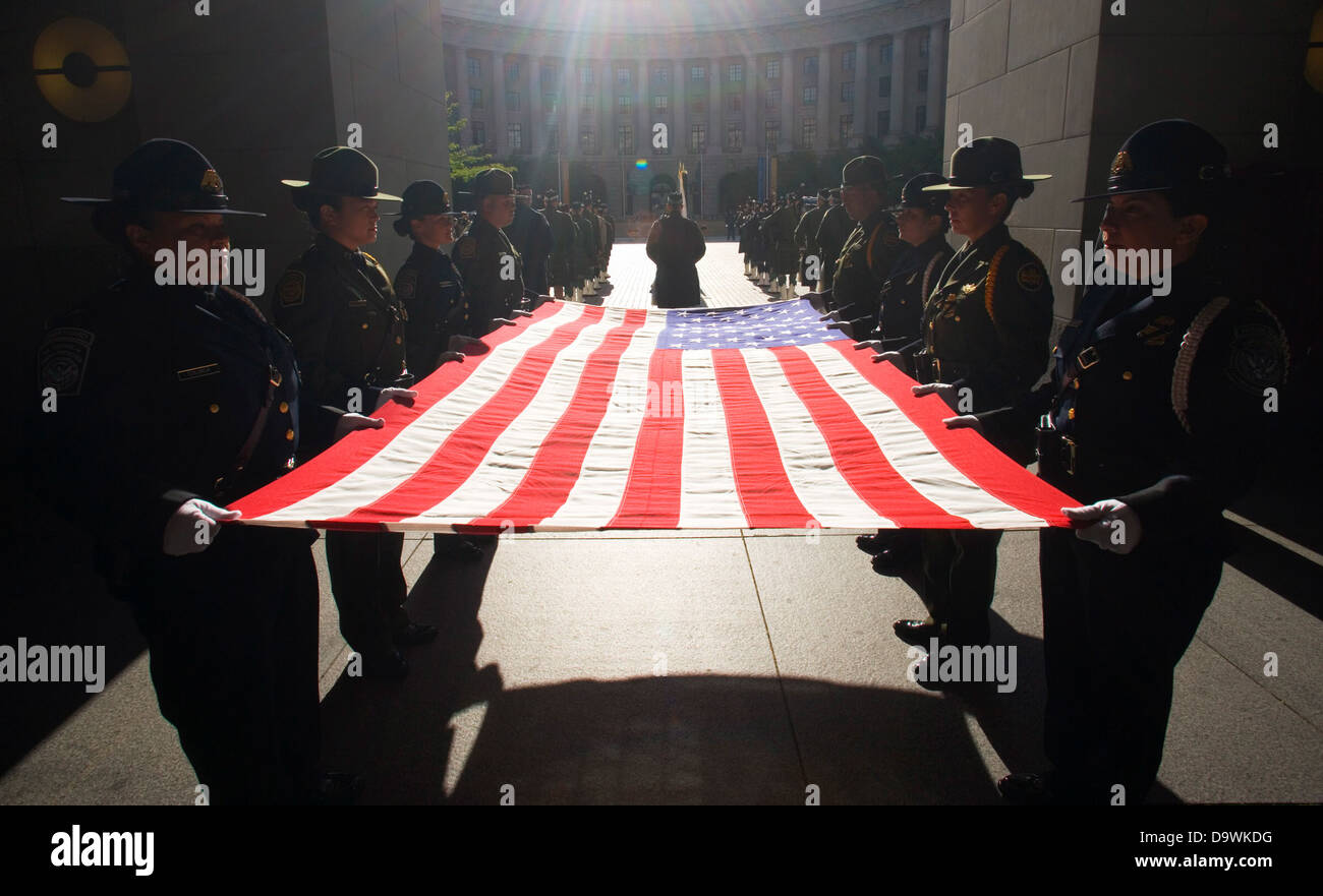 Valor memorial and wreath laying ceremony hi-res stock photography and ...