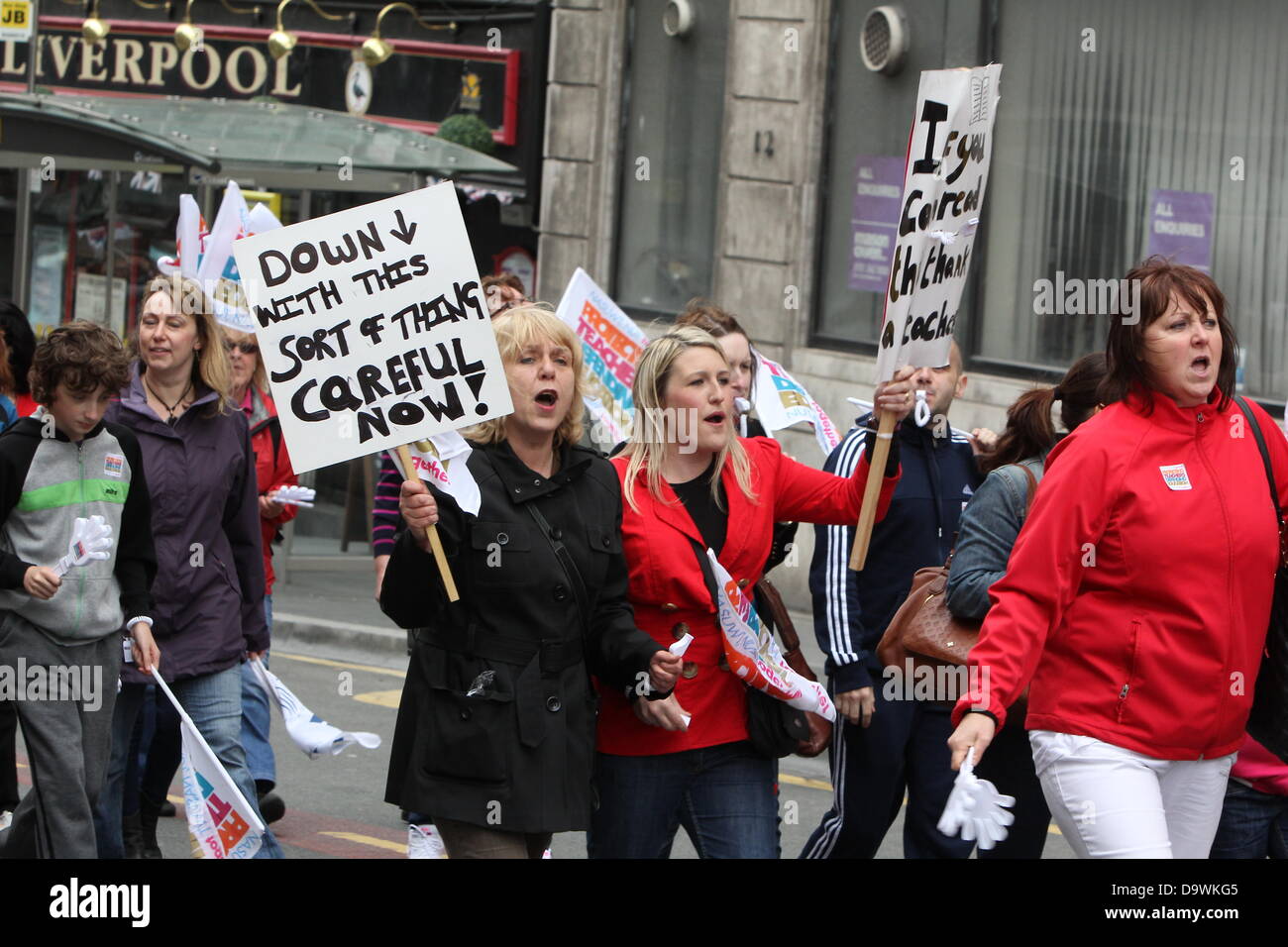 Nasuwt strike hi-res stock photography and images - Alamy