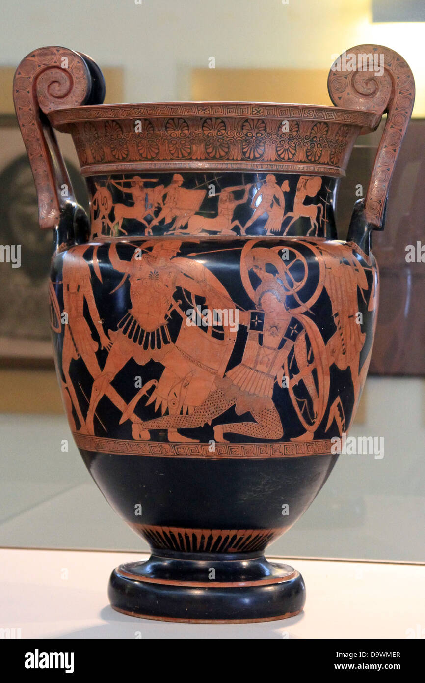 Niobid painter krater hi-res stock photography and images - Alamy