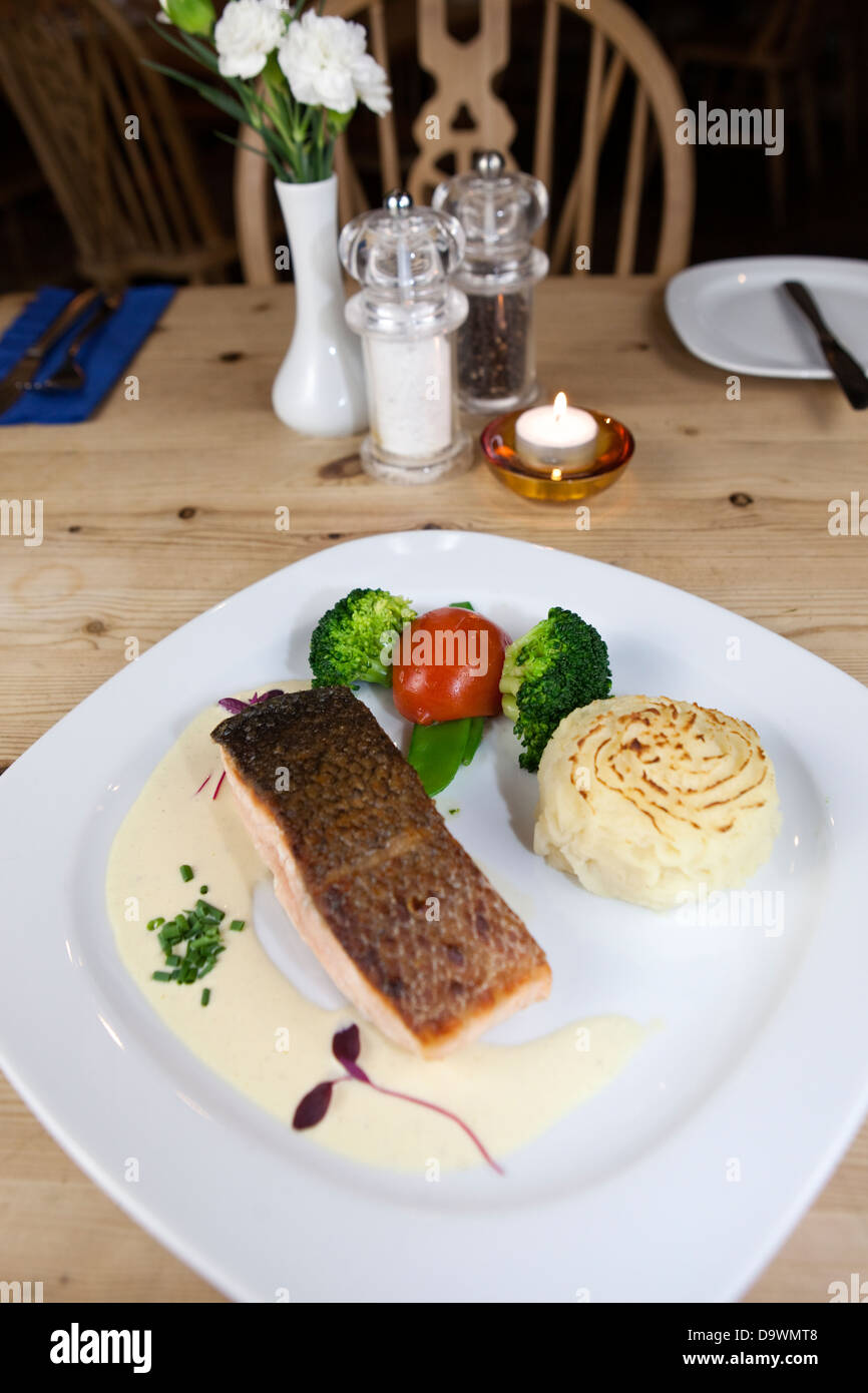 Fish main hi-res stock photography and images - Alamy