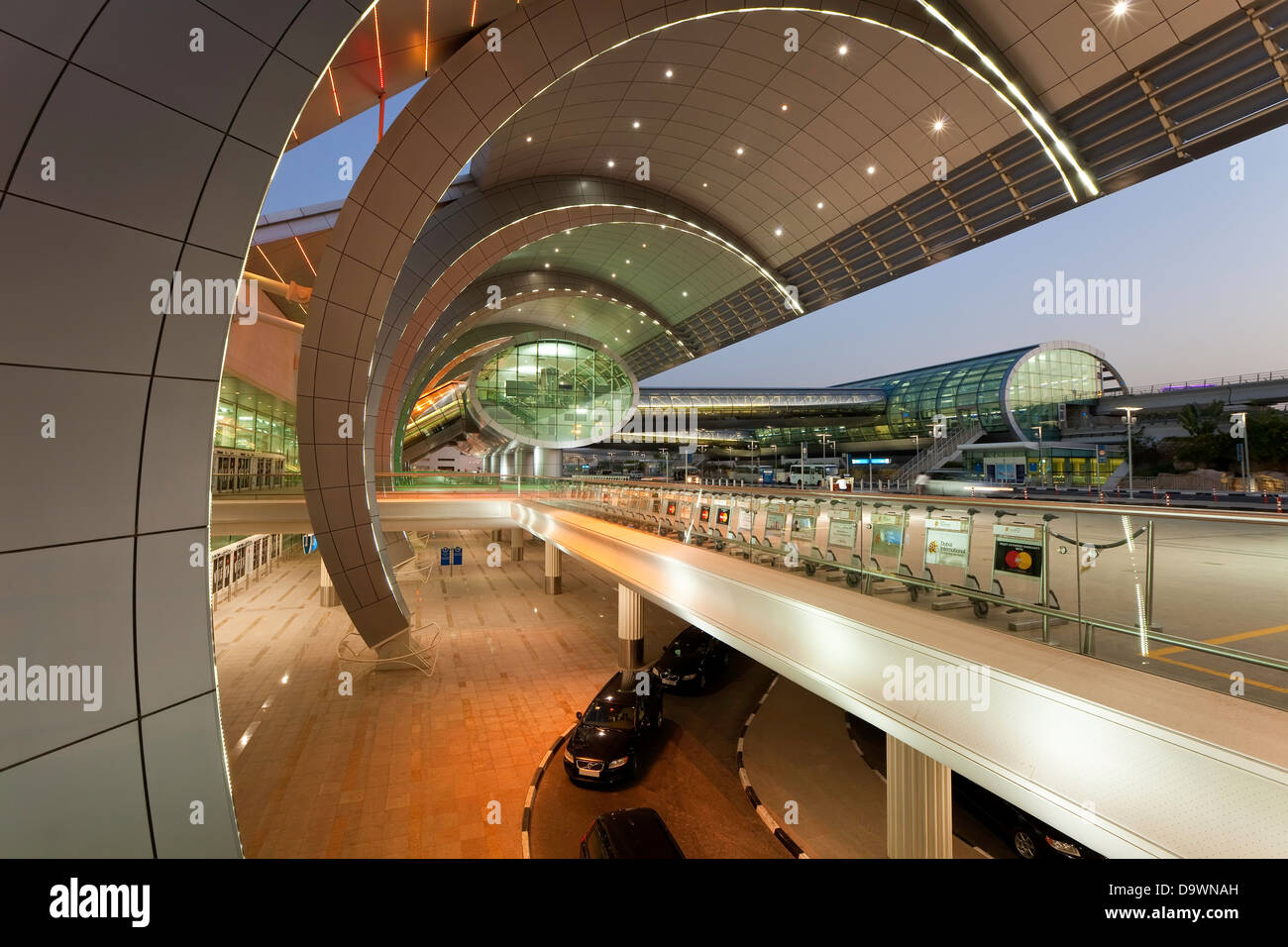 Dubai international airport terminal 3 hi-res stock photography and ...