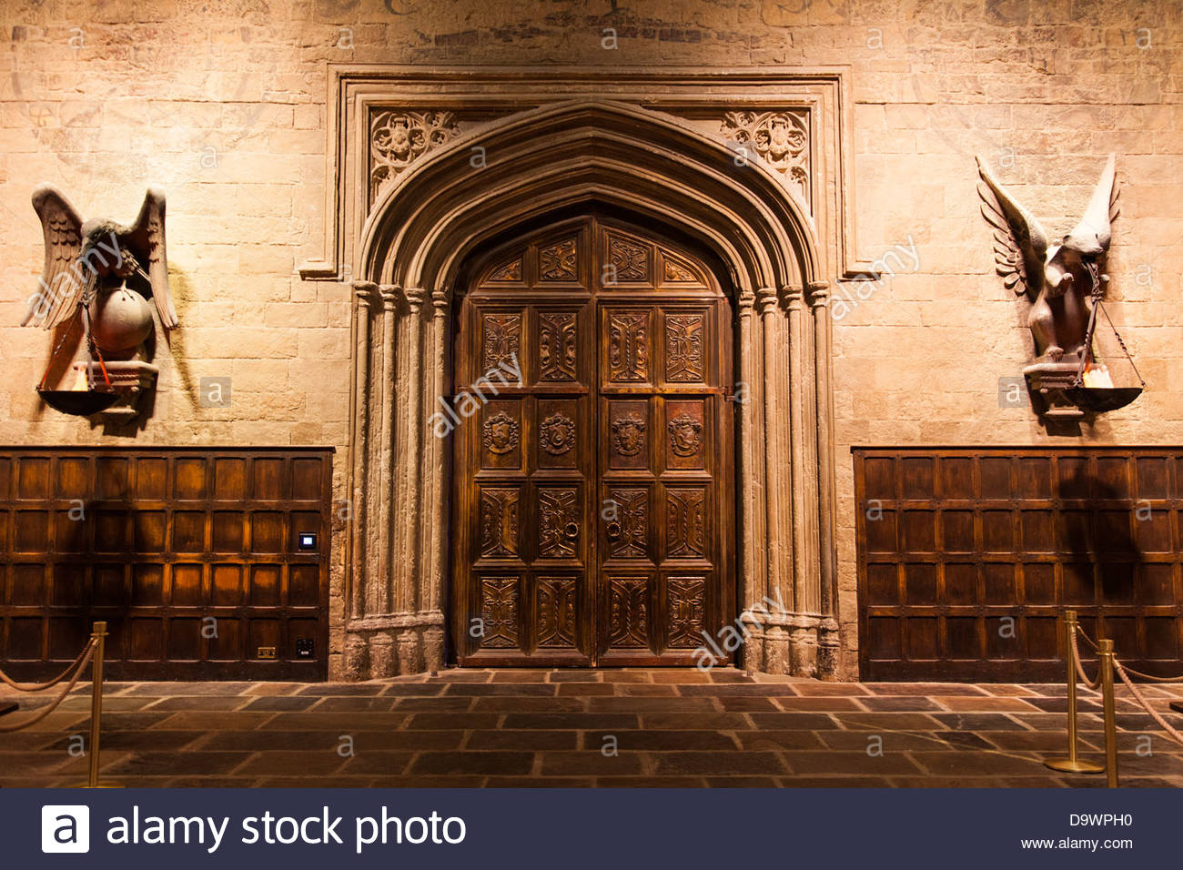 Hogwarts Dining Hall Entrance Stock Photos & Hogwarts Dining Hall ...