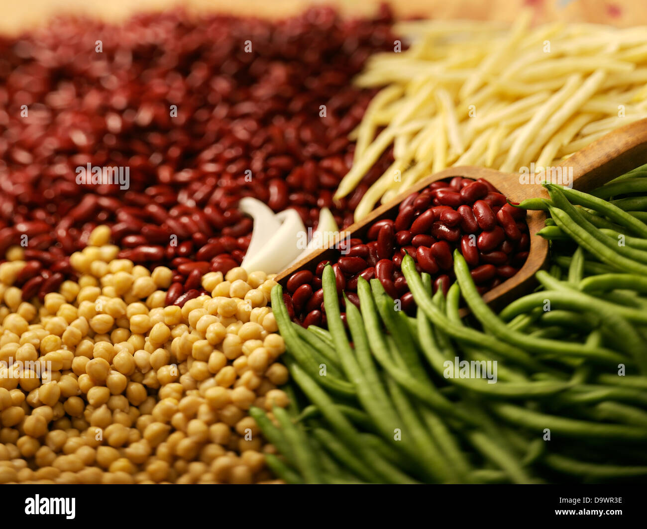 Red color vegetables hi-res stock photography and images - Alamy