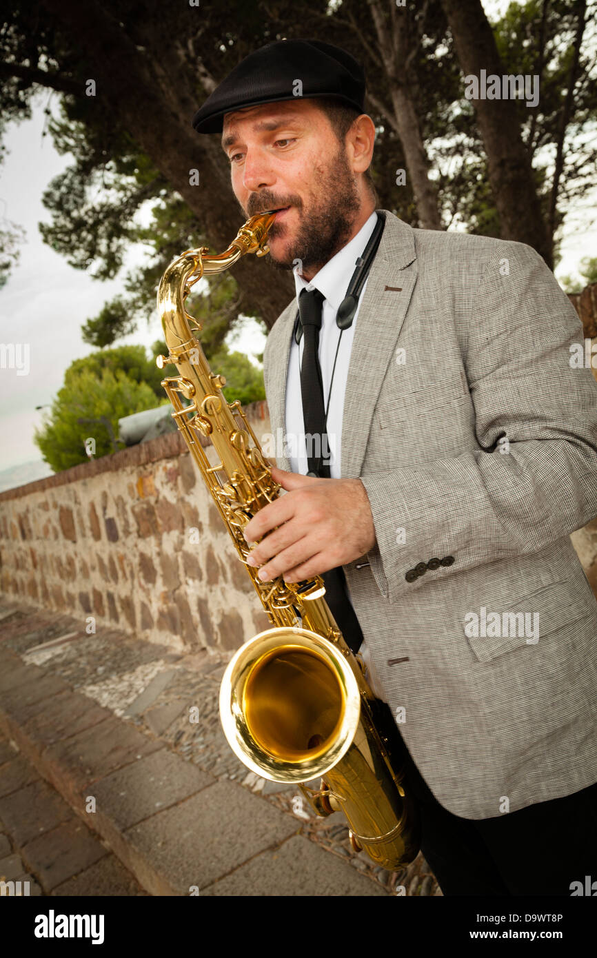 Male busker hi-res stock photography and images - Alamy