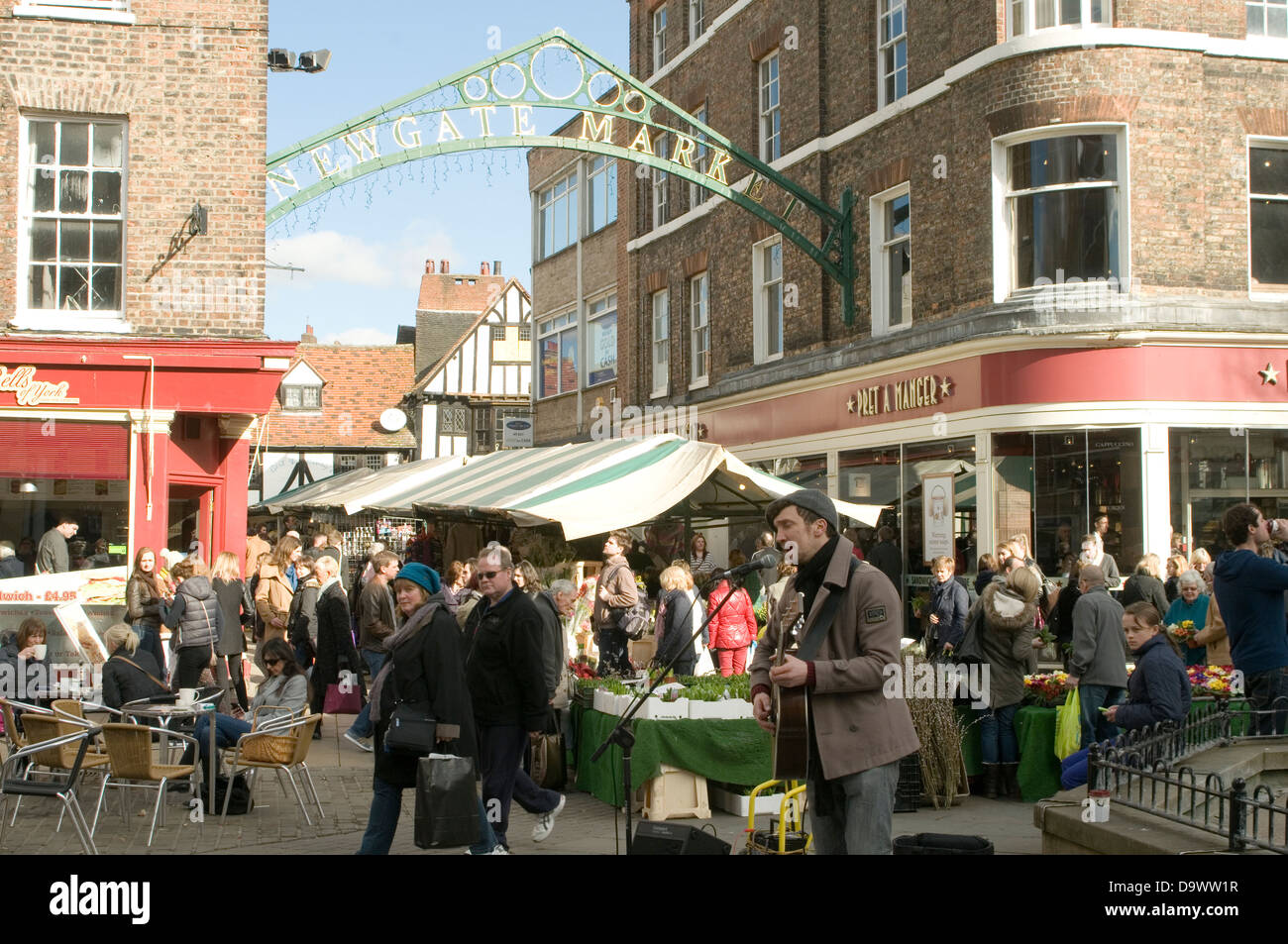 busker buskers busking musician musicians york uk town center centre ...