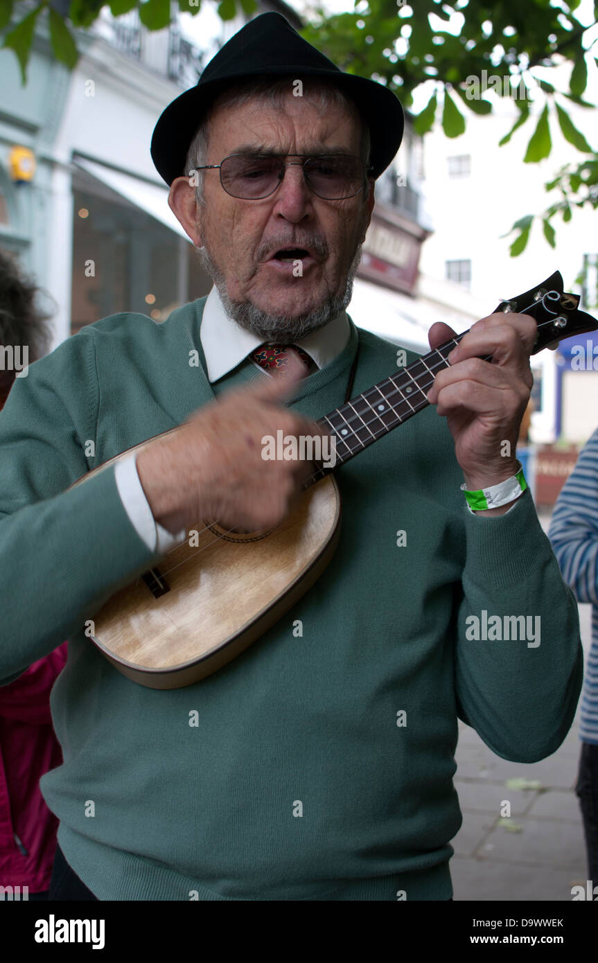 Ukulele man hi-res stock photography and images - Alamy
