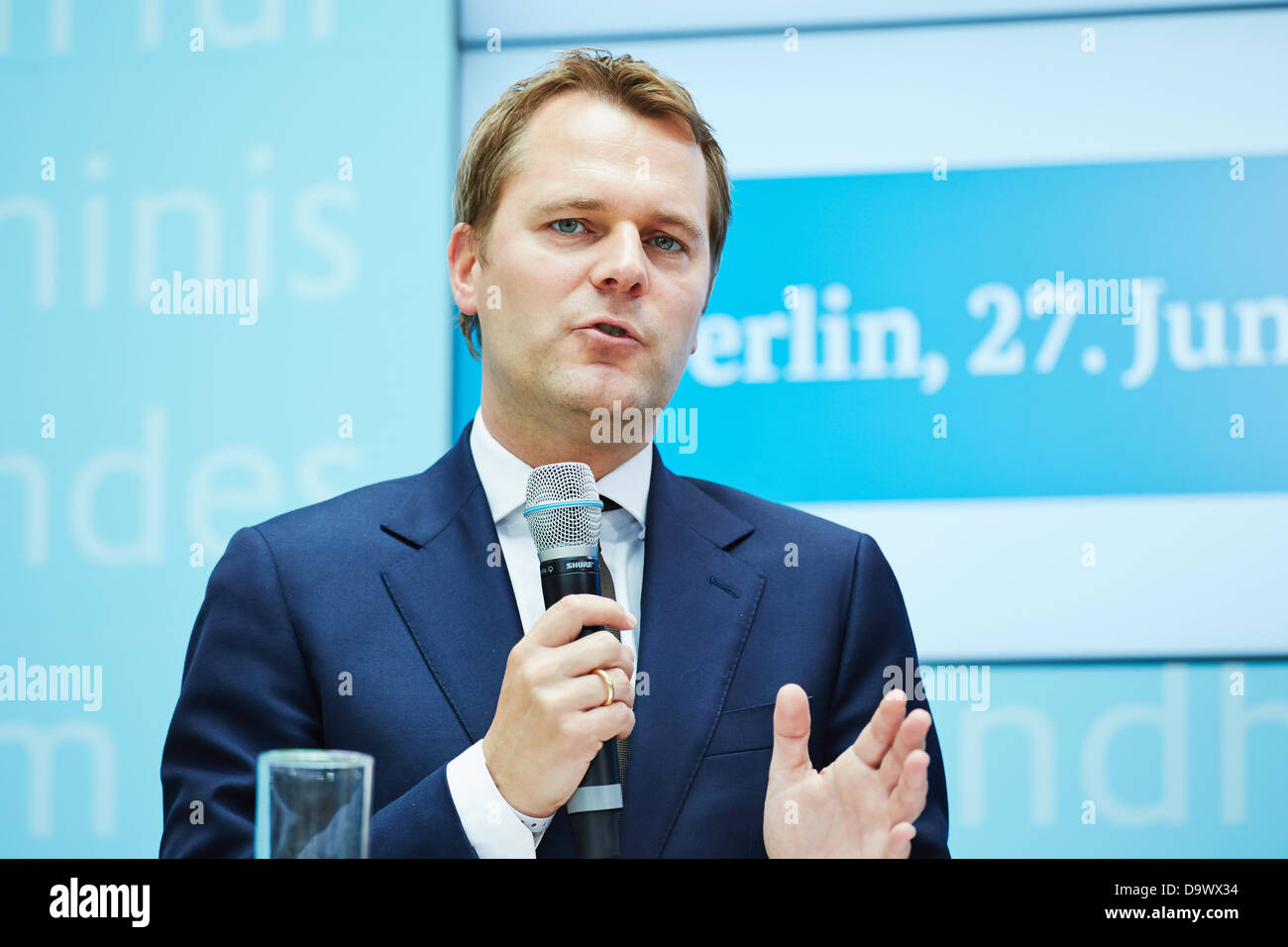 German federal minister of health hi-res stock photography and images ...