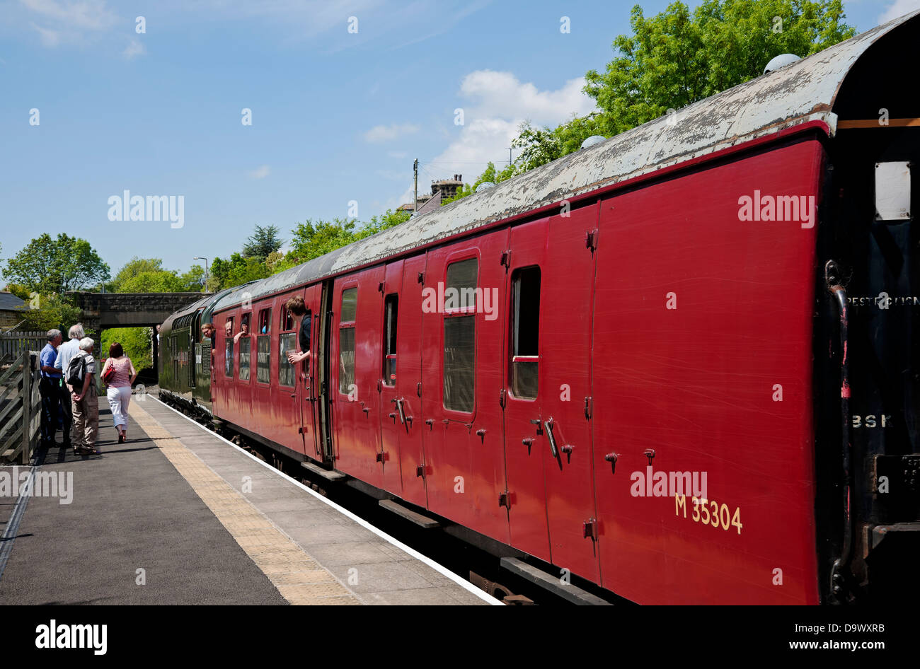 Station wensleydale railway leyburn hi-res stock photography and images ...