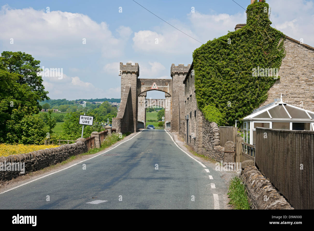 Middleham Bridge across River Ure near Leyburn in summer Wensleydale ...