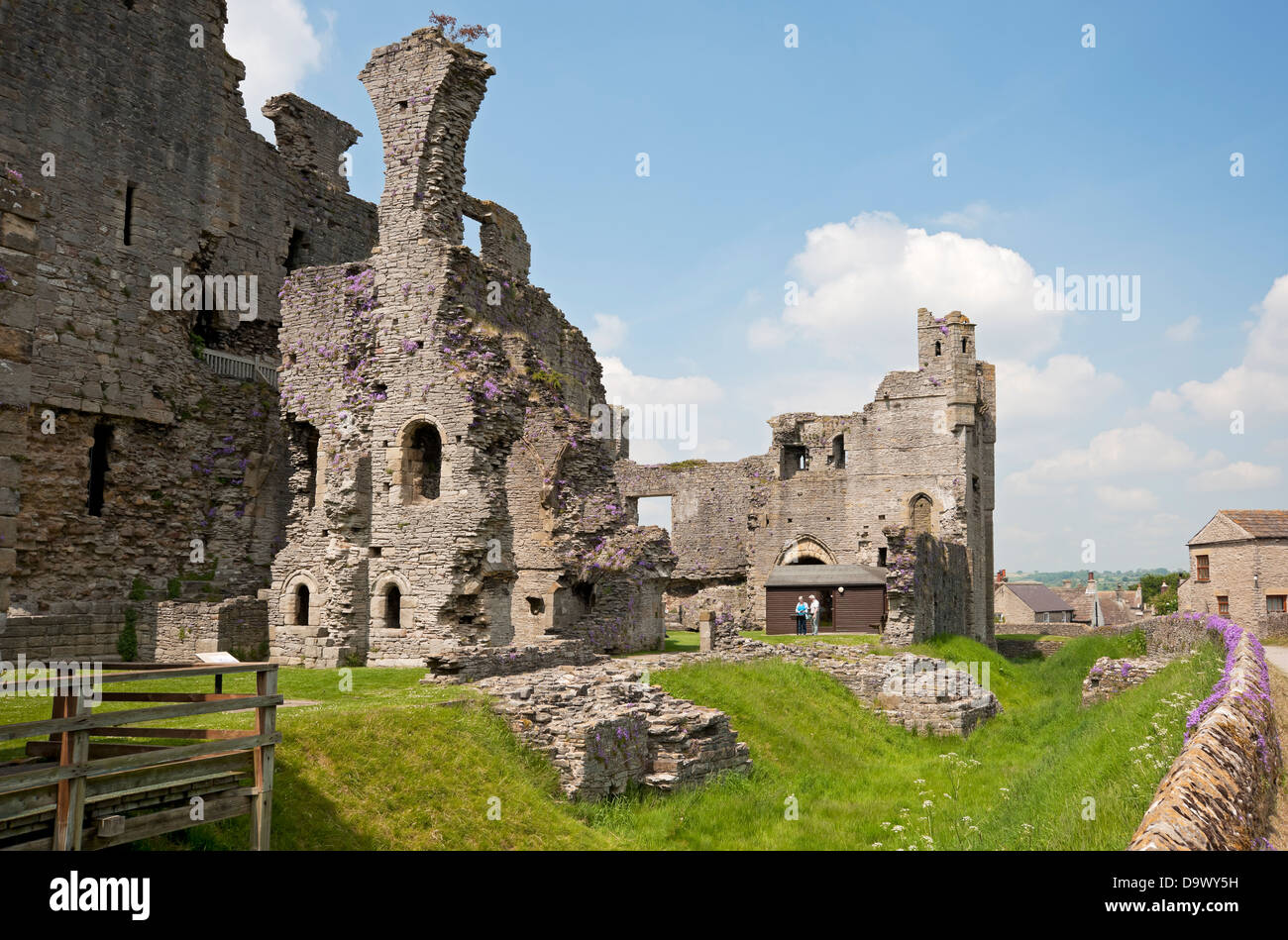 Ruins of Middleham Castle Middleham North Yorkshire England UK United ...