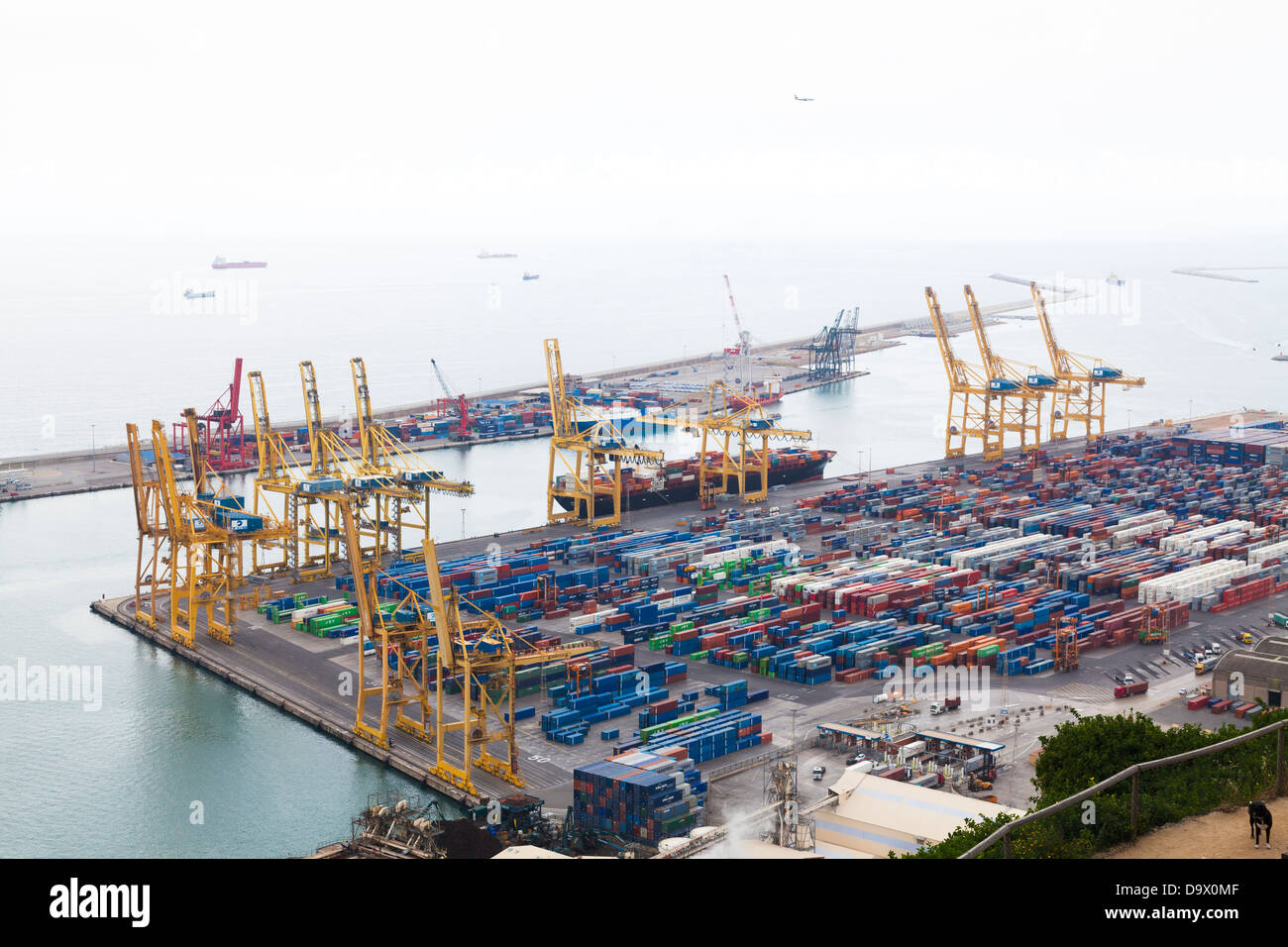 Spanish container crane hi-res stock photography and images - Alamy