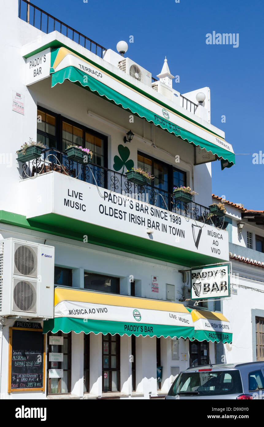 Paddy's Bar the oldest irish bar in Alvor, Algarve Stock Photo - Alamy