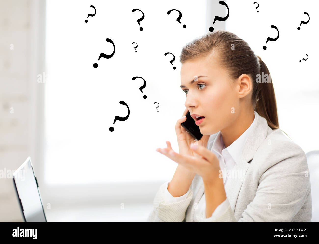 picture of confused woman with smartphone Stock Photo - Alamy