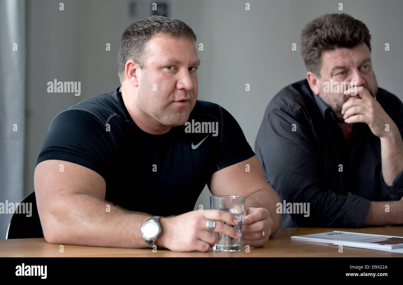 The former German Guantanamo prisoner Murat Kurnaz (L) and Wolfgang ...