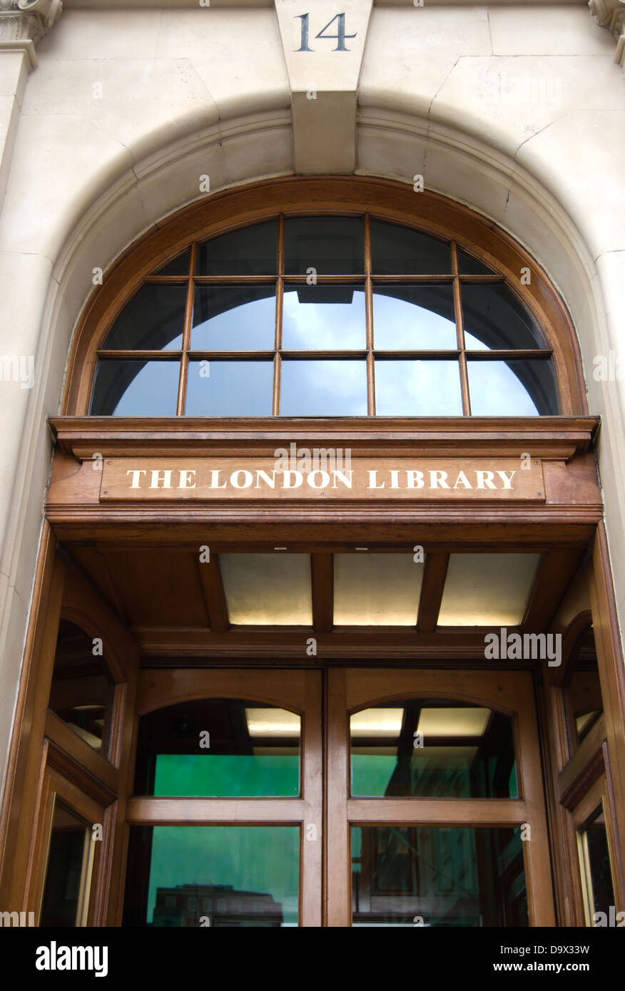 London library st james's square hi-res stock photography and images ...