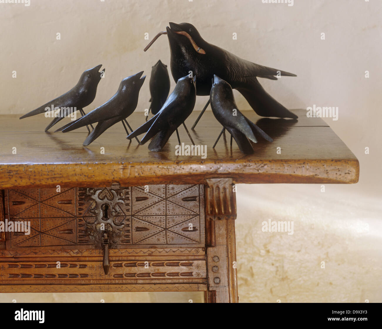 Crow family hi-res stock photography and images - Alamy