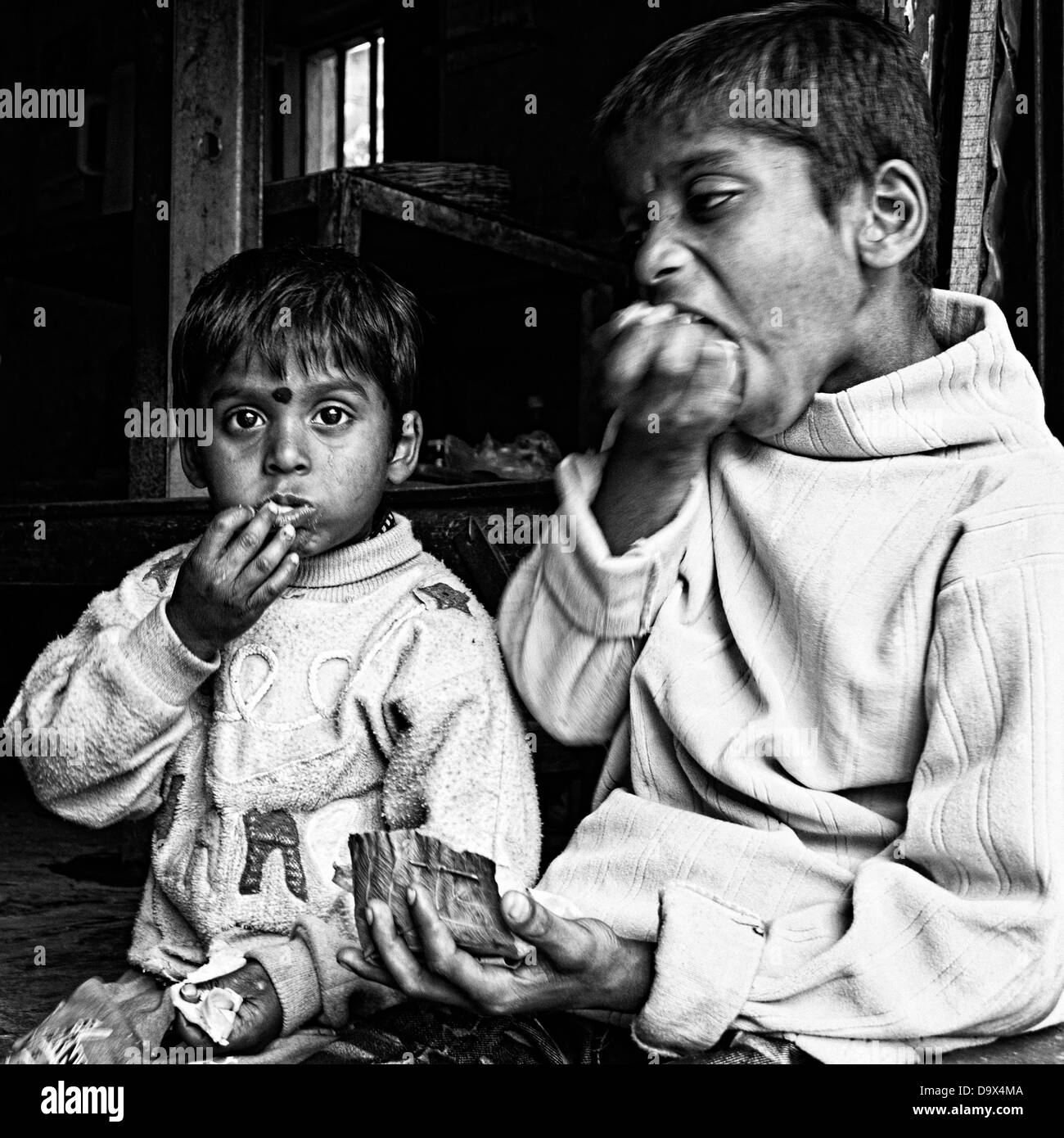 India street food children hi-res stock photography and images - Alamy