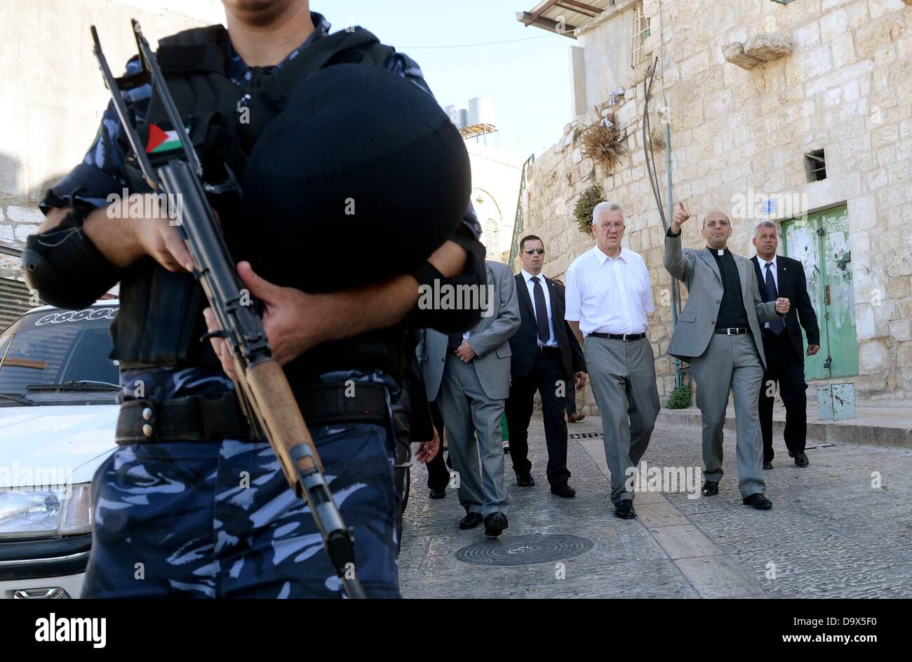 Palestine liberation organization hi-res stock photography and images ...