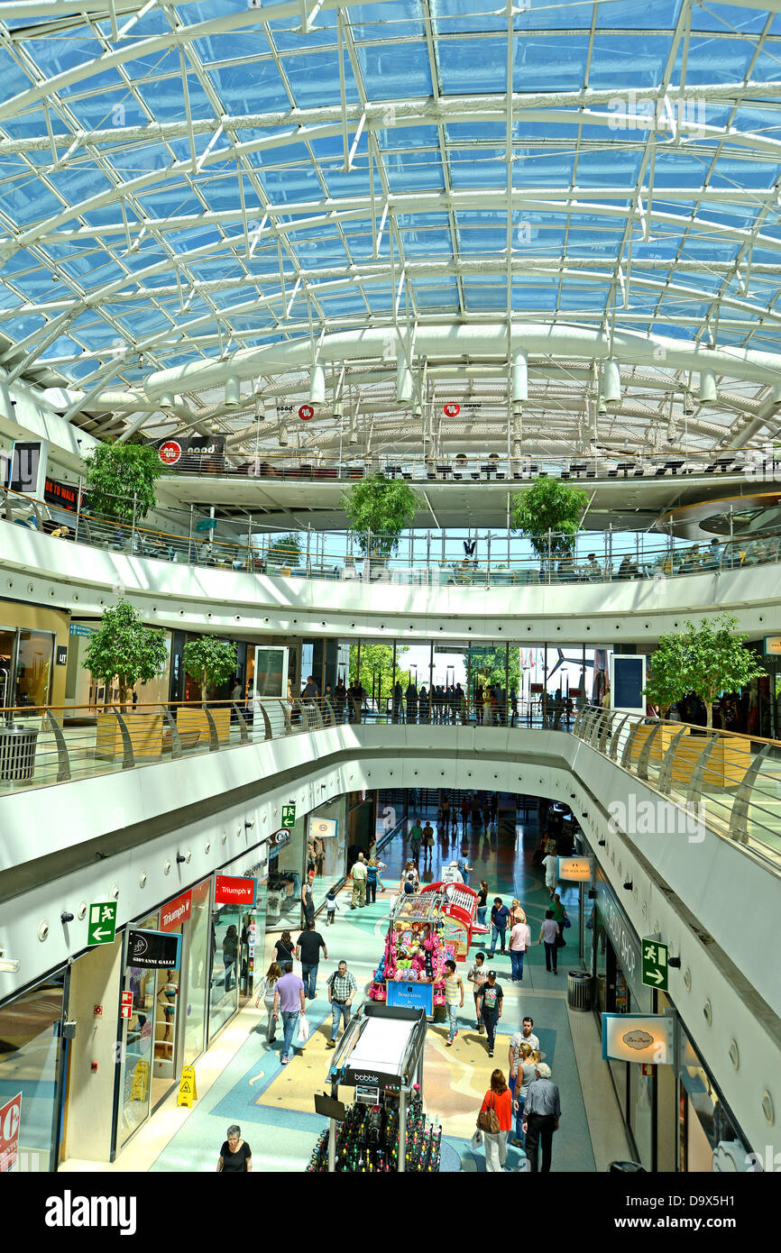 Vasco da Gama mall Lisbon Portugal Stock Photo - Alamy