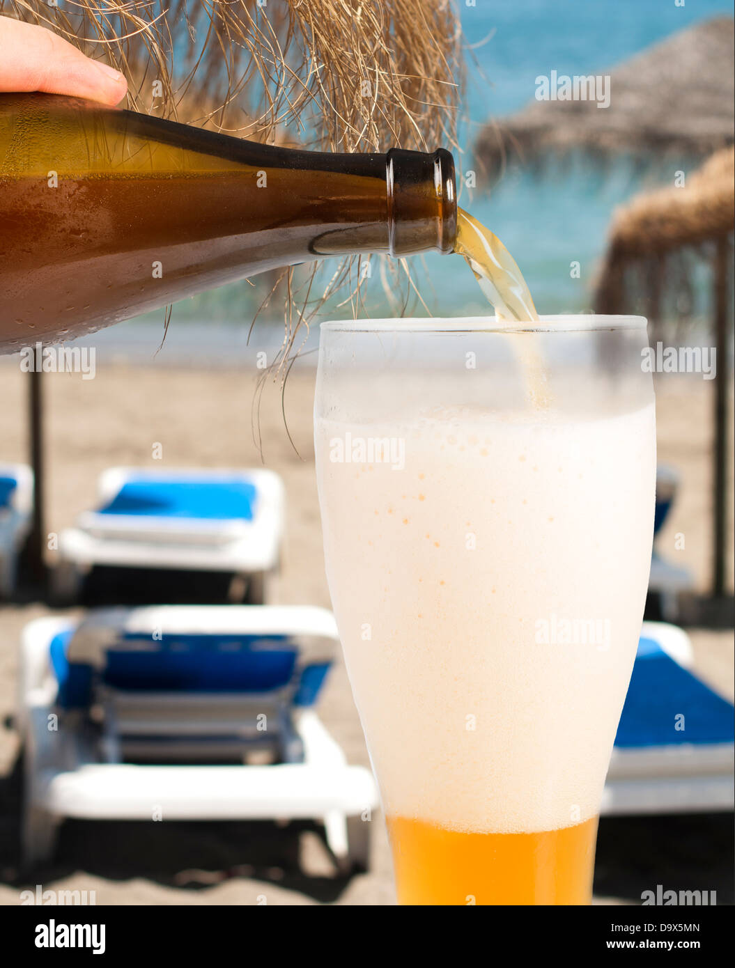 Beer bottle and beach table hi-res stock photography and images - Alamy