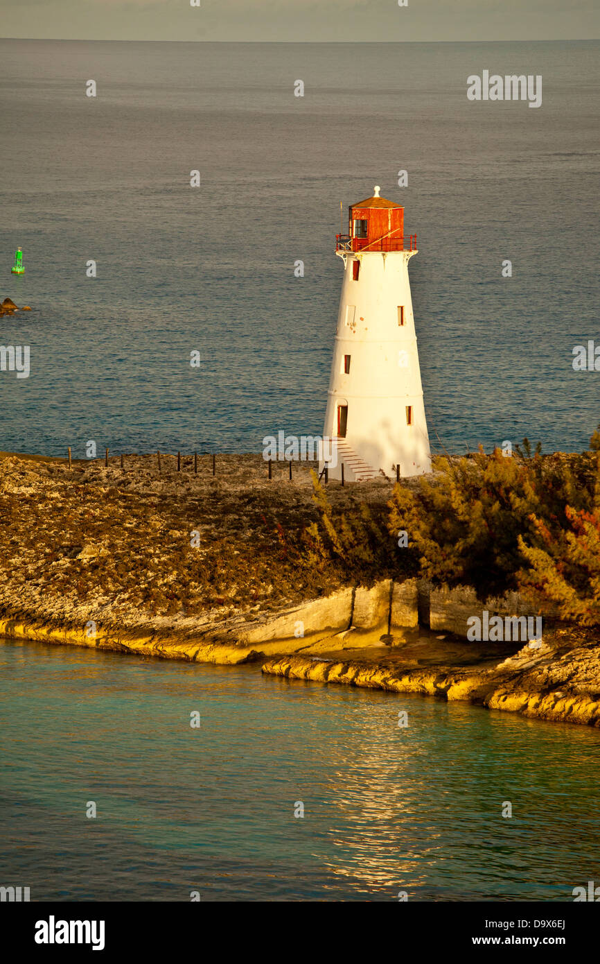 lighthouse at the entrance to port in nassau, bahamas Stock Photo - Alamy
