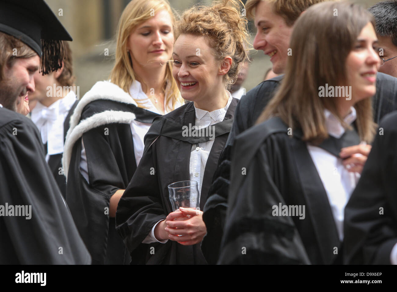 GRADUATION DAT AT CAMBRIDGE UNIVERSITY SHOWS STUDENTS ON THEIR WAY TO ...