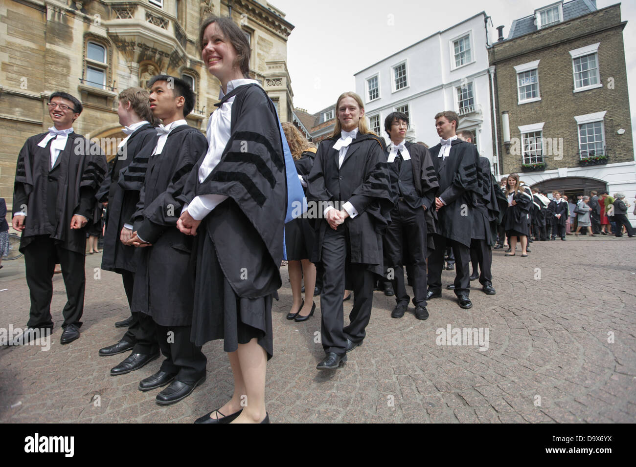 GRADUATION DAT AT CAMBRIDGE UNIVERSITY SHOWS STUDENTS ON THEIR WAY TO ...