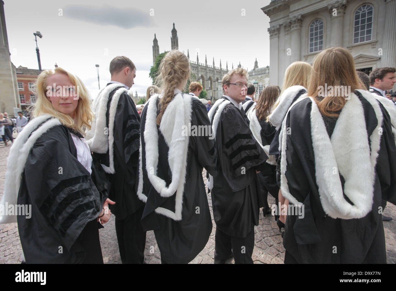 GRADUATION DAT AT CAMBRIDGE UNIVERSITY SHOWS STUDENTS ON THEIR WAY TO ...