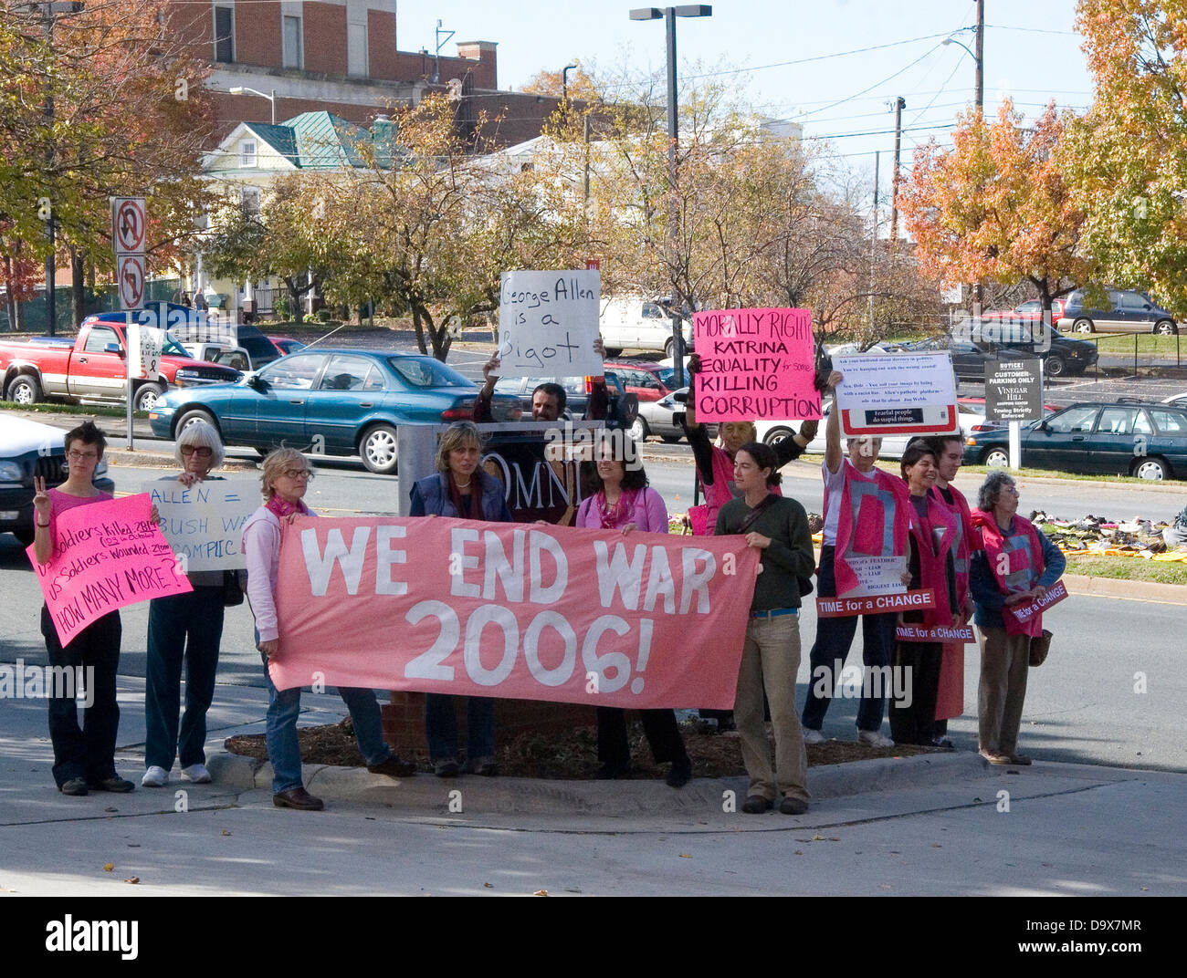 Code pink protest hi-res stock photography and images - Alamy