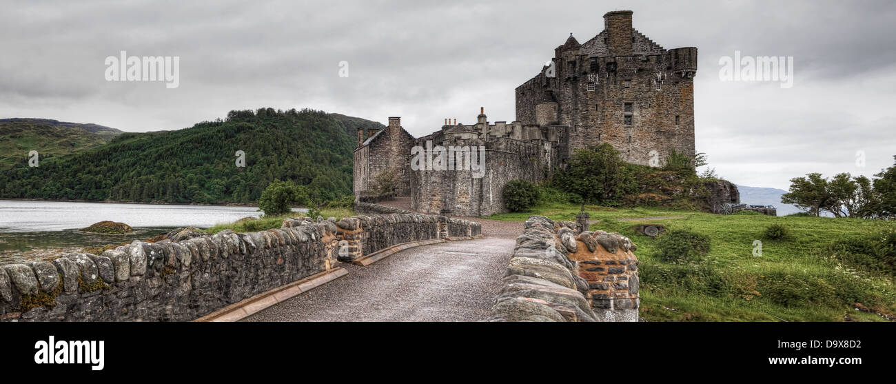Picturesque scottish castle hi-res stock photography and images - Alamy