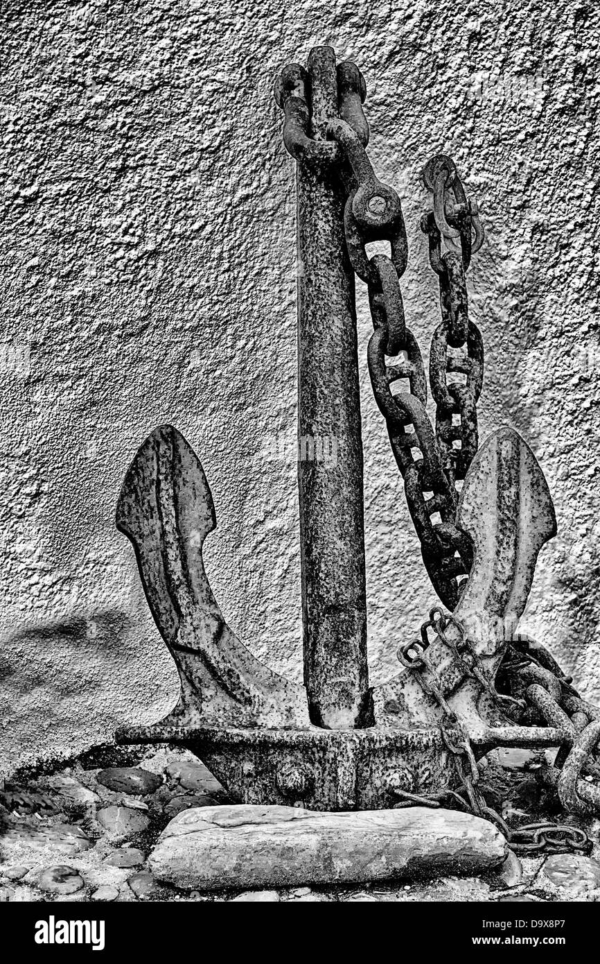 Ships rusty anchor hi-res stock photography and images - Alamy