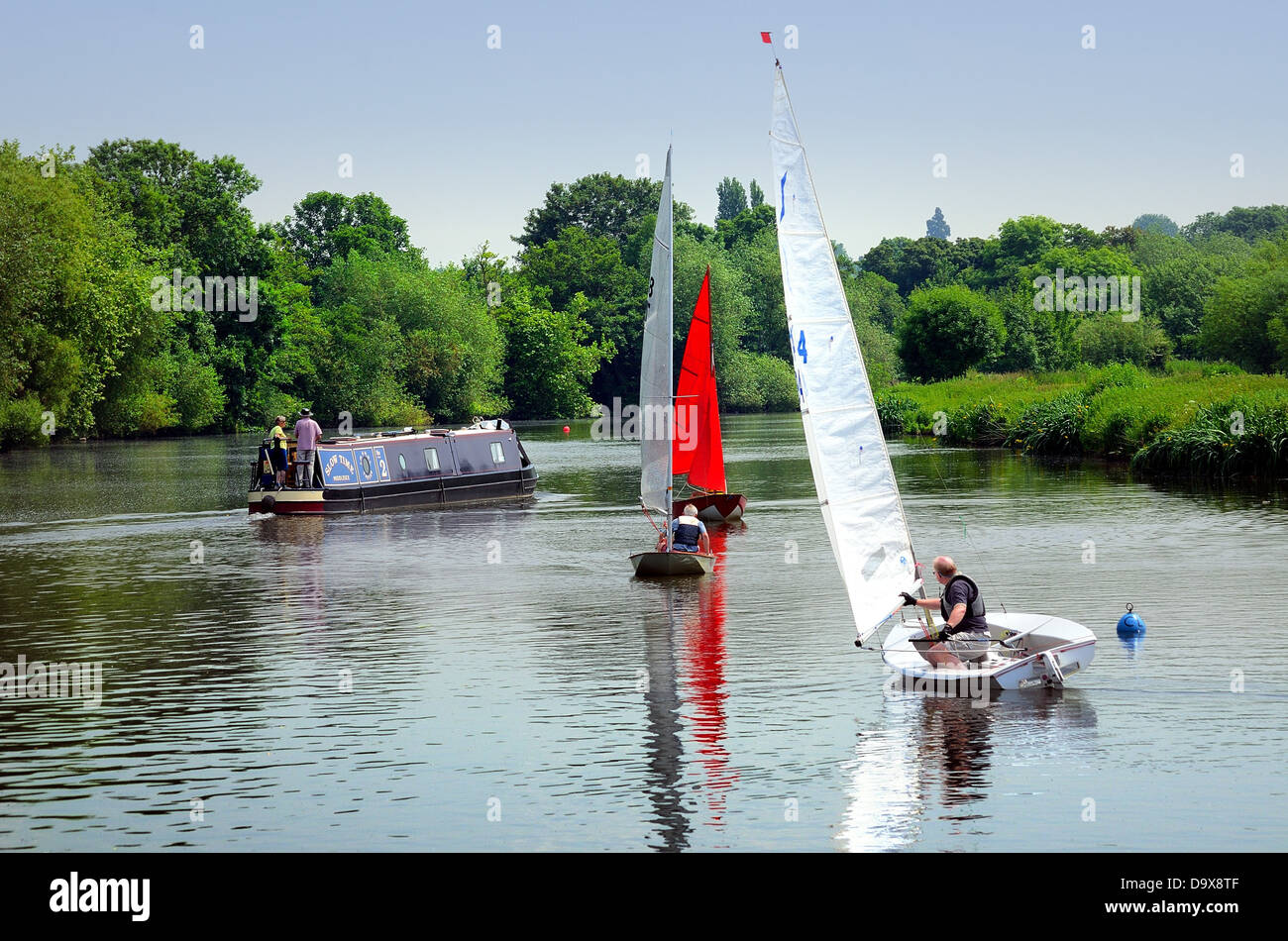 Riverside at Shepperton with sailing dinghy's Stock Photo - Alamy