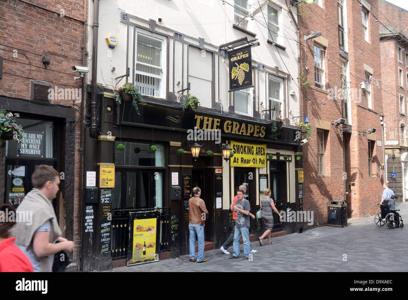 The Grapes pub in Mathew St Liverpool opposite the site of the original ...