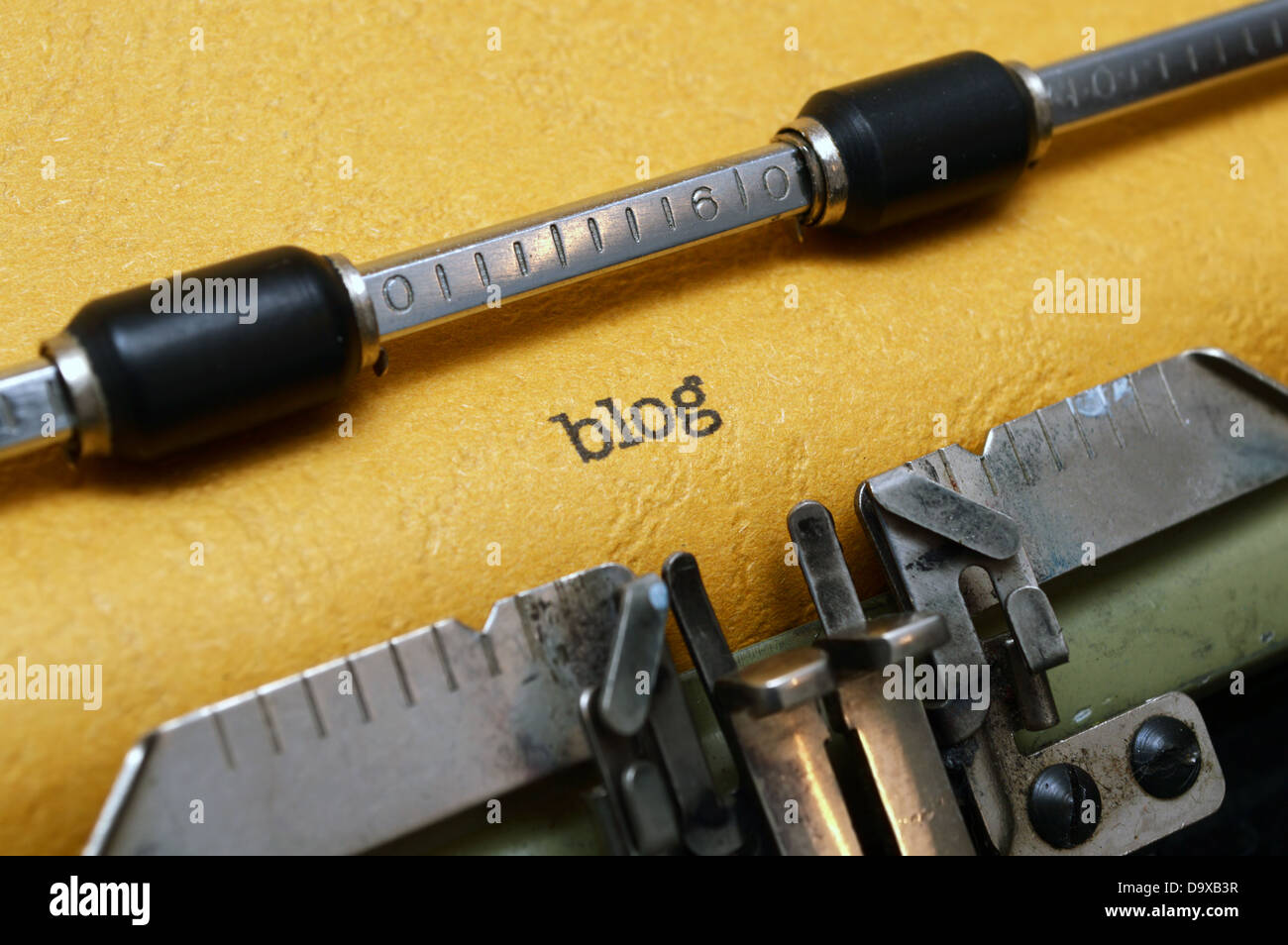 Blog text on typewriter Stock Photo - Alamy