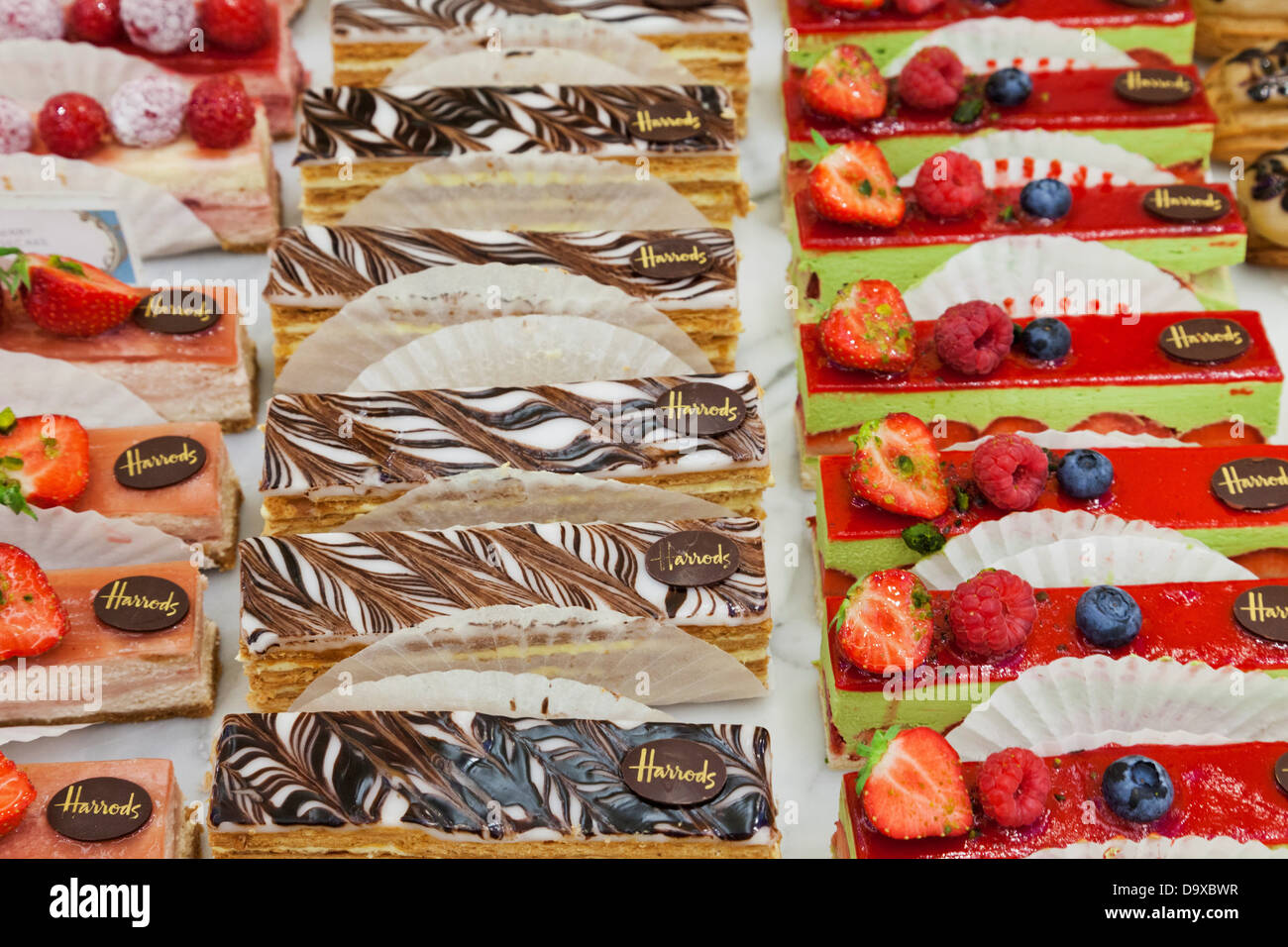 UK, England, London, Knightsbridge, Harrods, Display of Cakes Stock ...