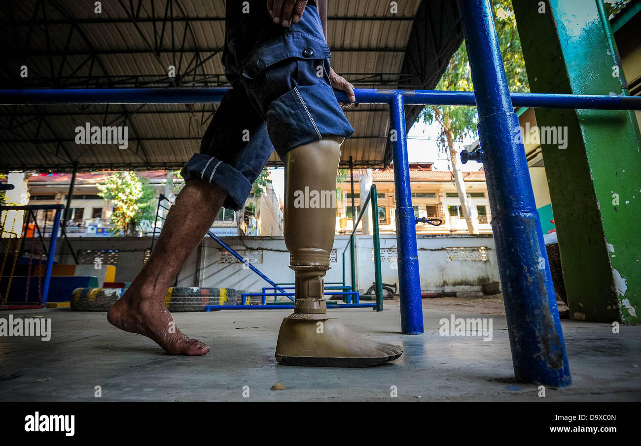Unexploded ordnance artillery shells hi-res stock photography and ...