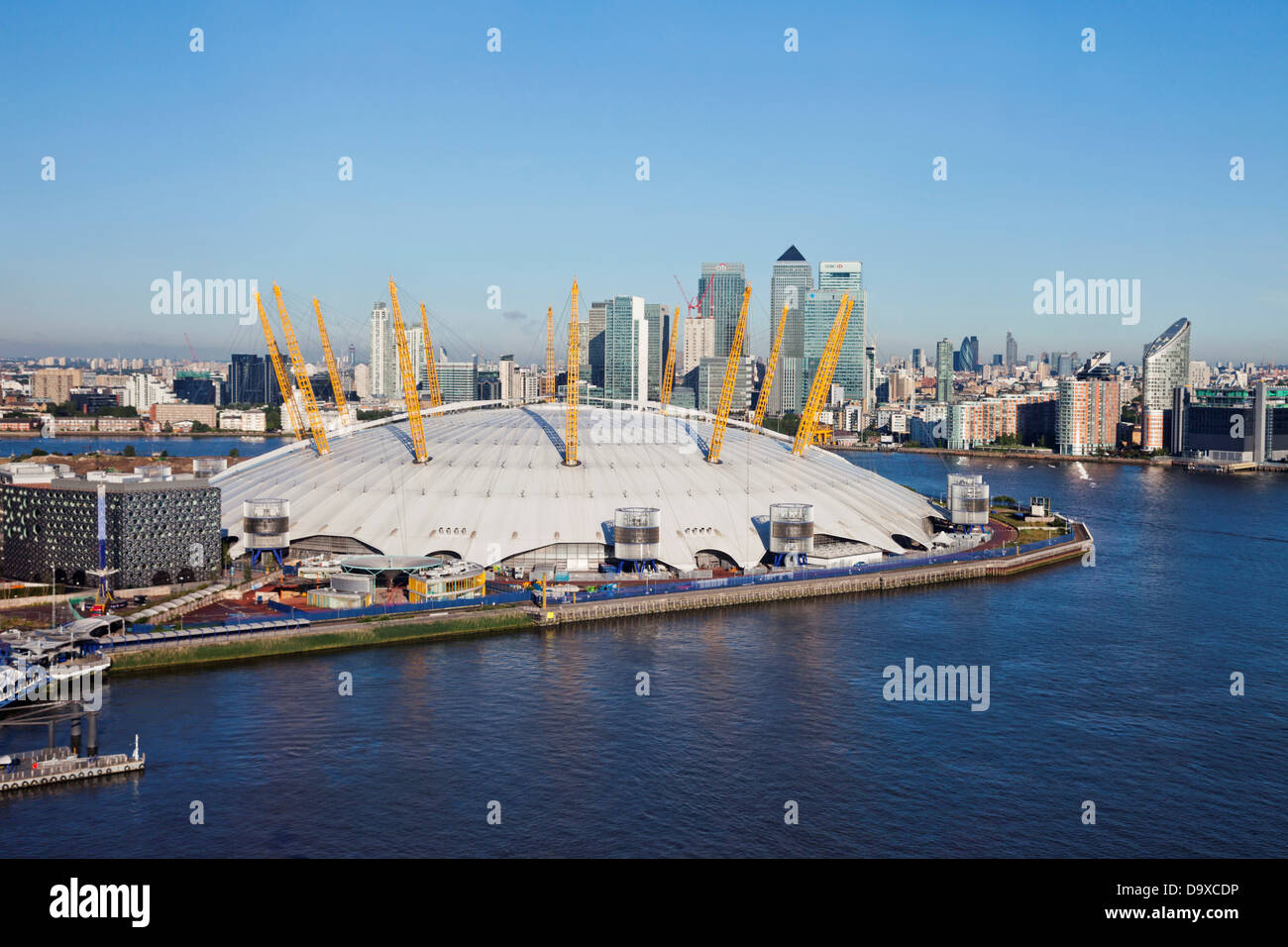 Emirates stadium london aerial hi-res stock photography and images - Alamy
