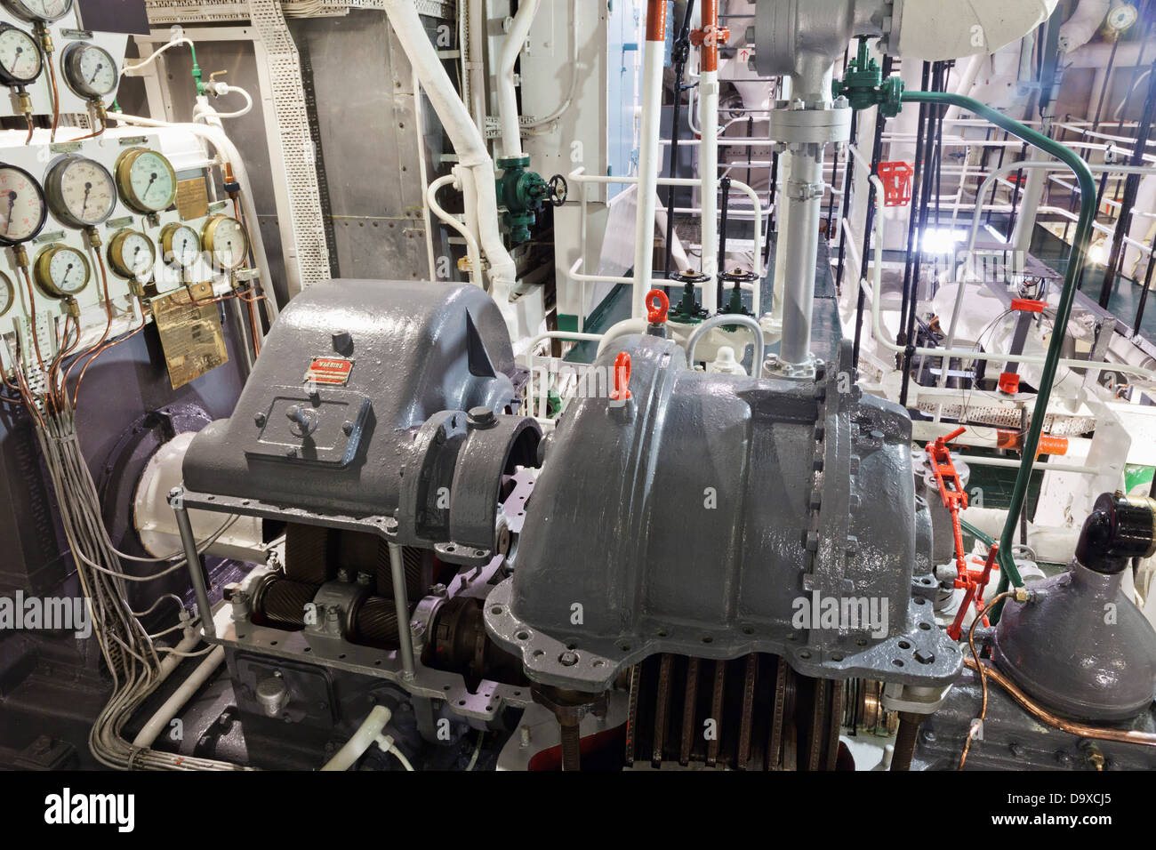 UK, England, London, Southwark, Imperial War Museum, HMS Belfast, Ships ...