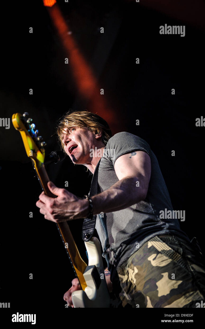 Rzeznik lead singer goo goo hi-res stock photography and images - Alamy