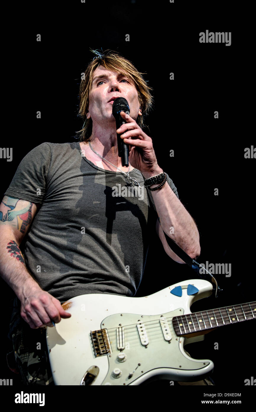 Rzeznik lead singer goo goo hi-res stock photography and images - Alamy