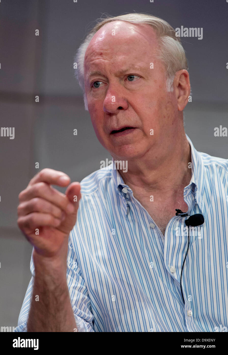David gergen hi-res stock photography and images - Alamy