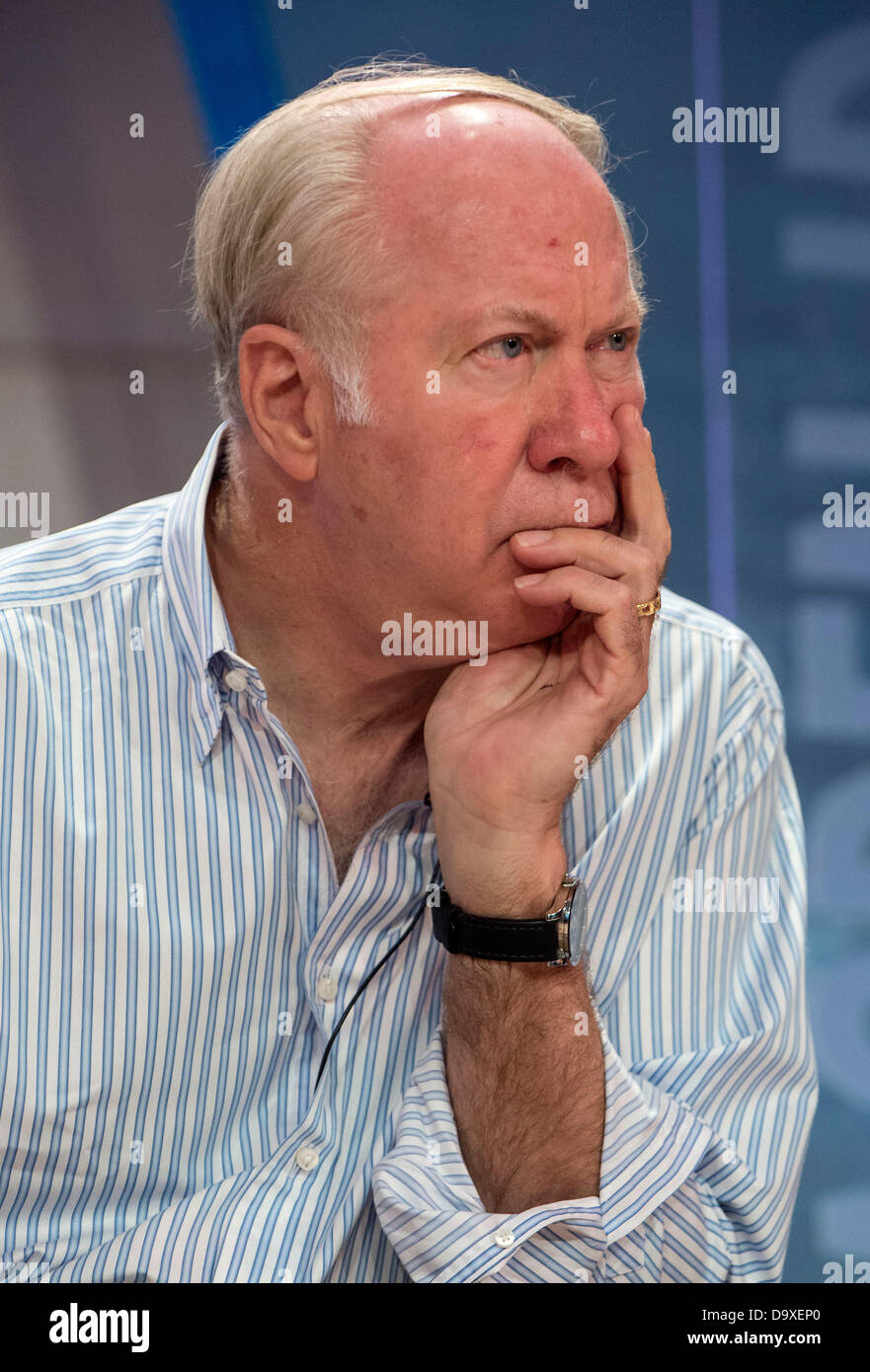 David gergen hi-res stock photography and images - Alamy