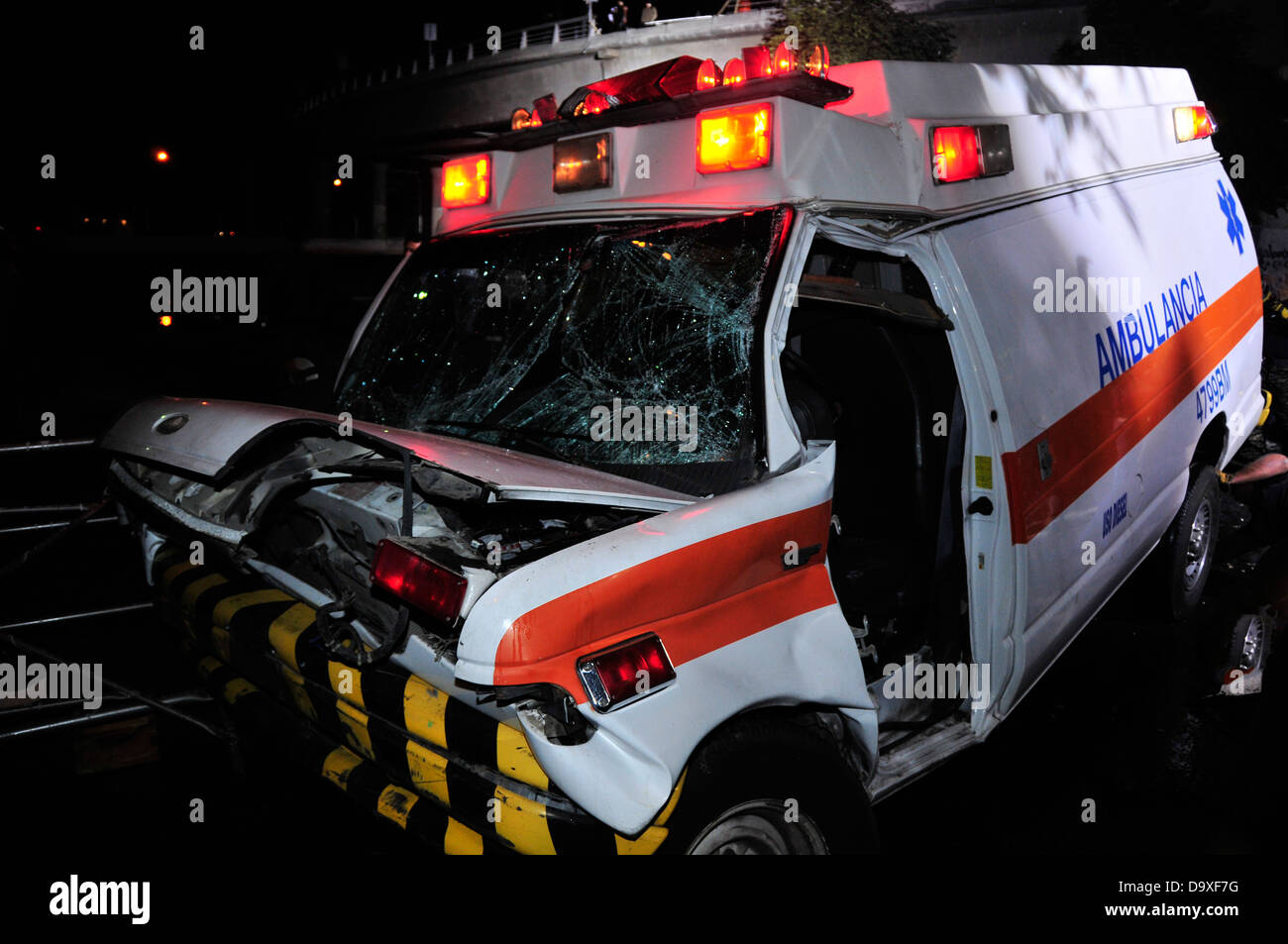 An ambulance crashed into hi-res stock photography and images - Alamy