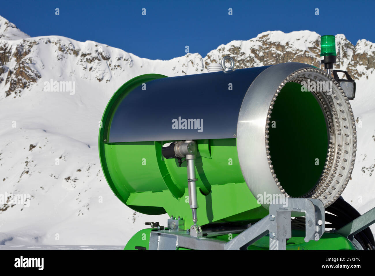 Idle snow gun in skiing region Stock Photo - Alamy