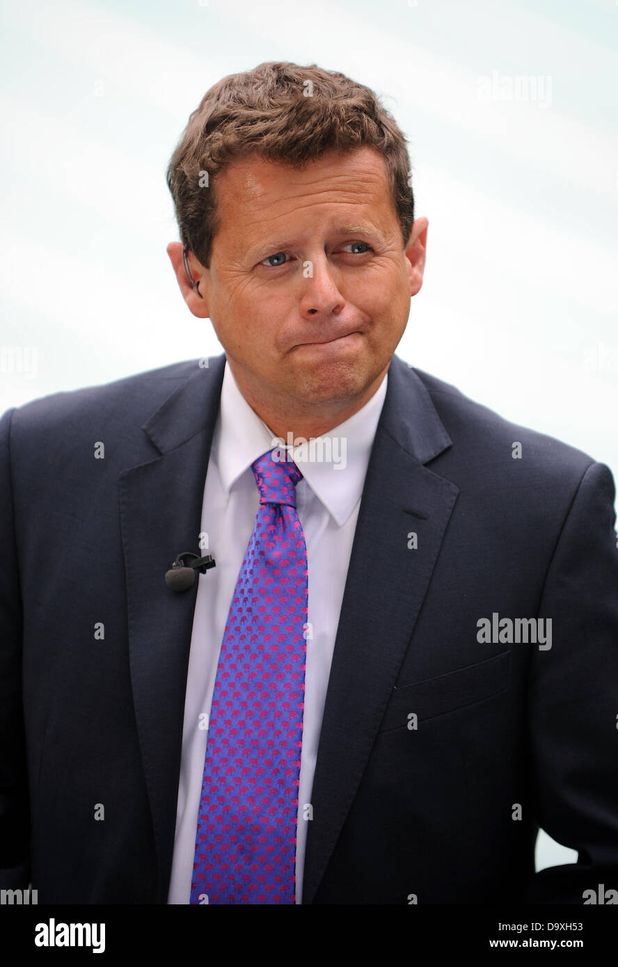 MIKE BUSHELL THE WIMBLEDON CHAMPIONSHIPS 2013 THE ALL ENGLAND TENNIS ...