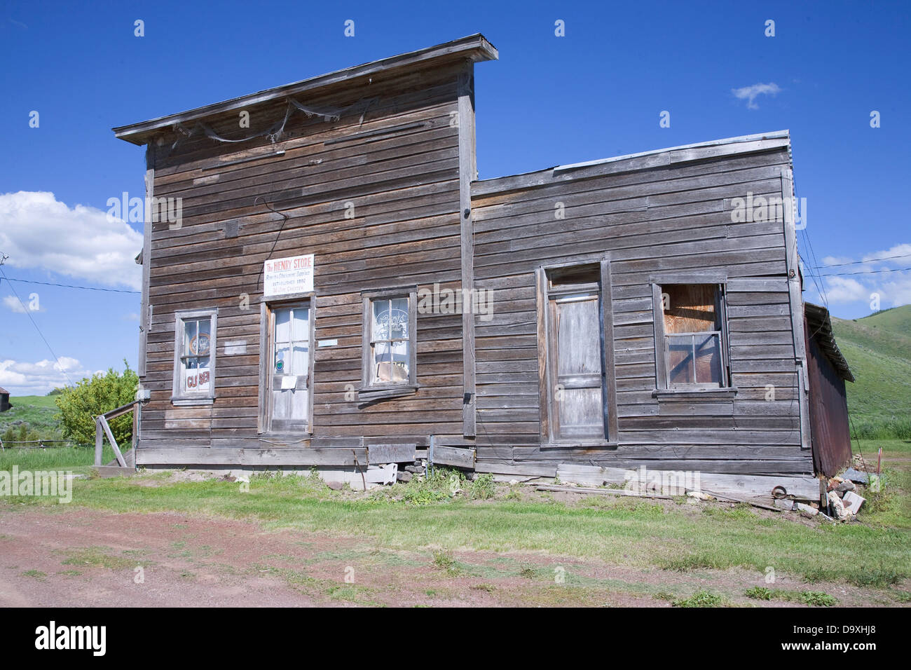 Old established store hi-res stock photography and images - Alamy