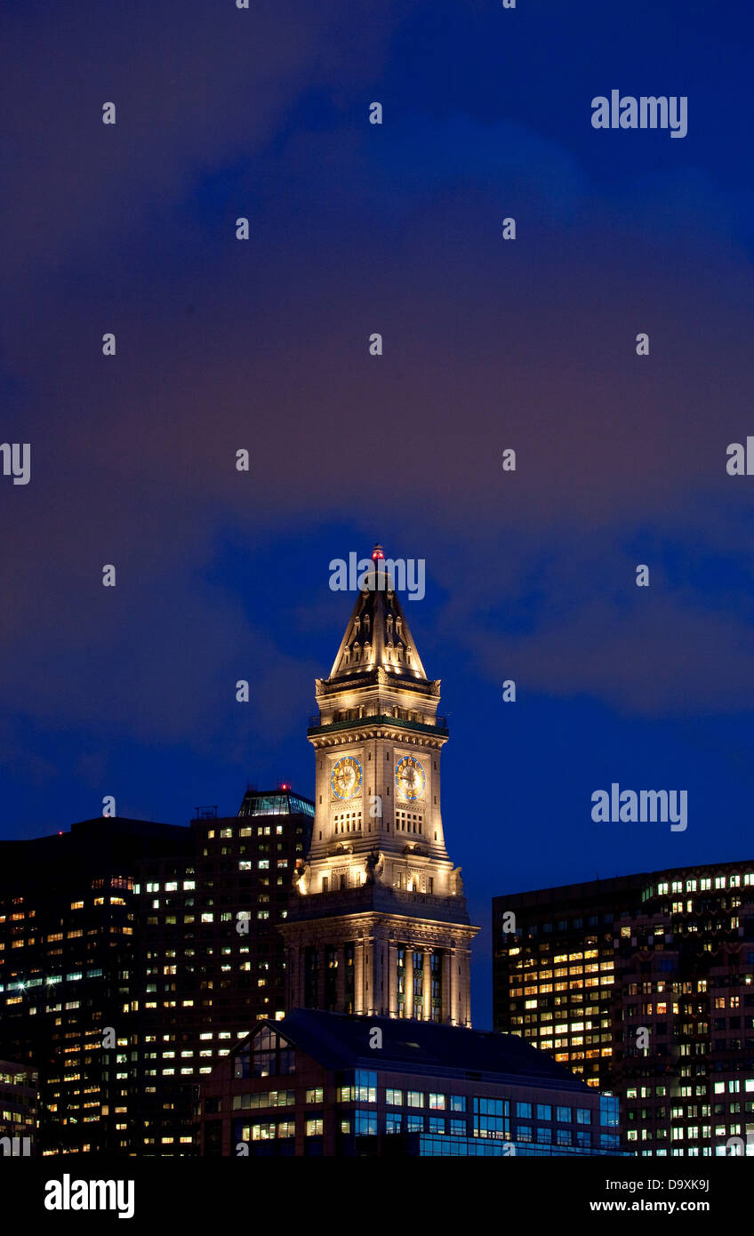 Boston skyline at sunset hi-res stock photography and images - Alamy