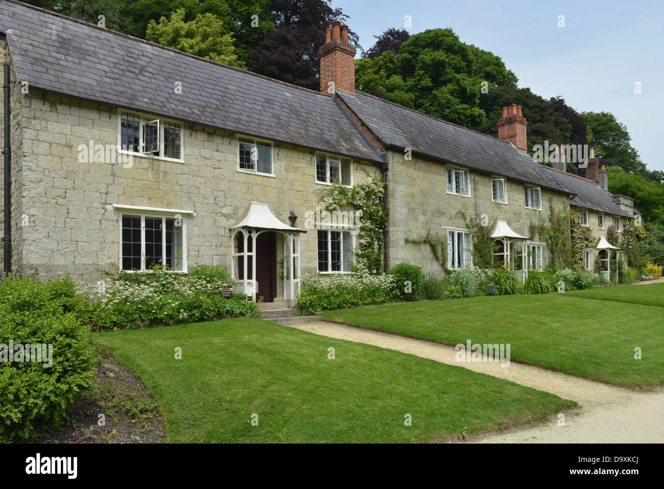 Cottages stourhead hi-res stock photography and images - Alamy