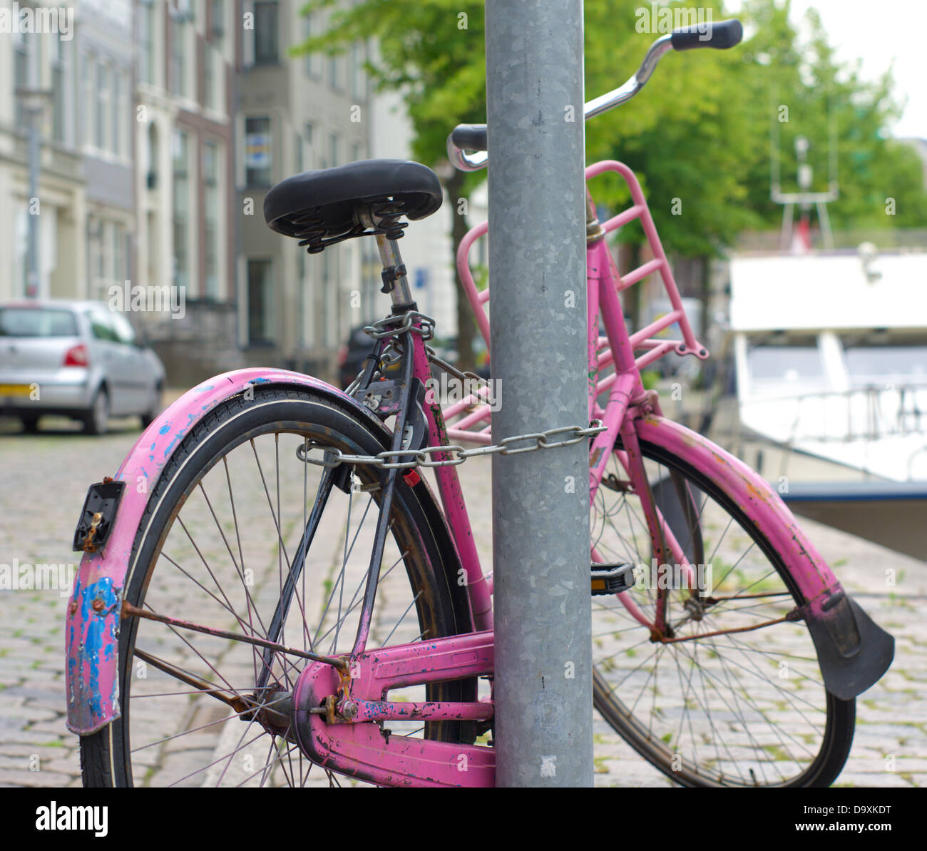 Pink bicycle saddle hi-res stock photography and images - Alamy