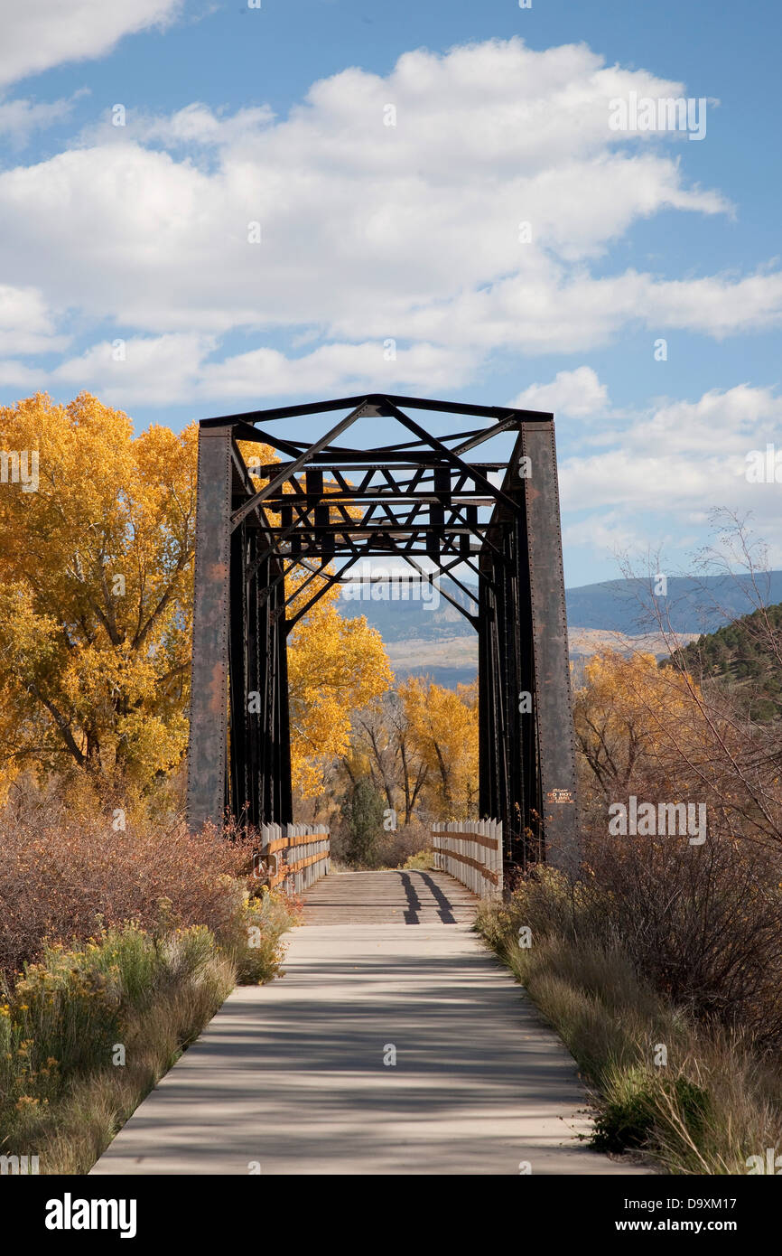 Iron bridge on river bike trail hi-res stock photography and images - Alamy